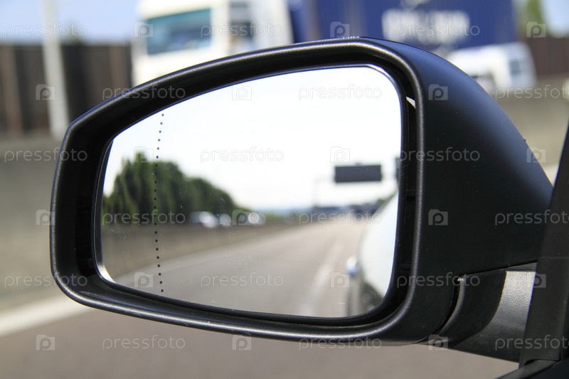Зеркало заднего вида автомобиля - Stock Image - Everypixel