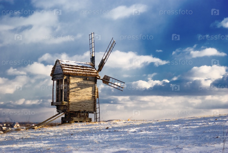 Фотография на тему Старые деревянные ветряные мельницы в ...